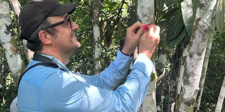 El científico Evert Thomas recibe premio MIDAGRI